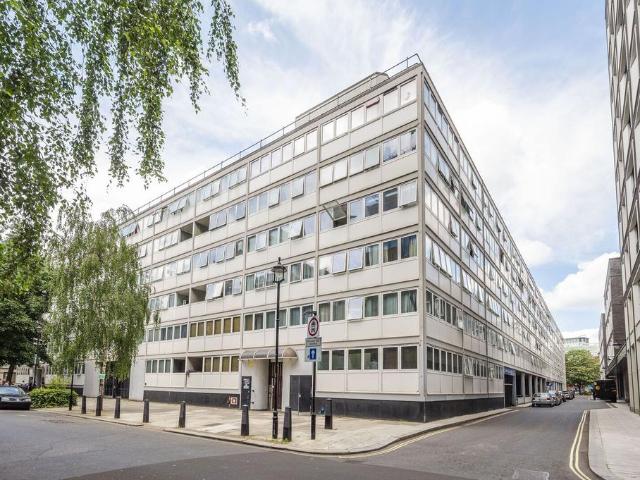 Clipstone Street, Fitzrovia, London, W1W 1 bed flat to rent £2,425 pcm £560 pw