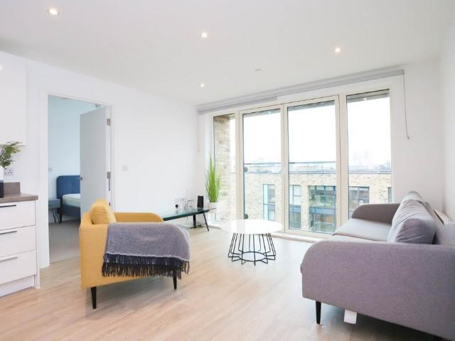Clippers Quay Salford M50 1 bed apartment to rent £1,260 pcm £291 pw