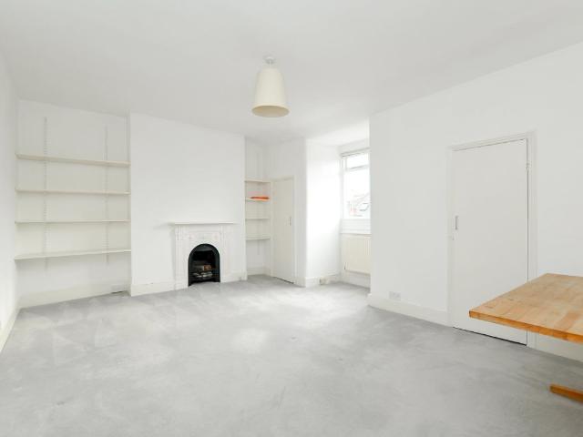 Clissold Crescent, Stoke Newington N16, 1 bed flat to rent, £2,000 pcm | PrimeLocation