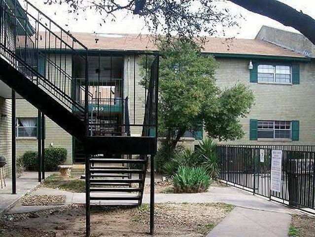 Club One Aarons Courtyard 1 Bedroom Apartment for Rent at 3817 N Geraldine Ave, Oklahoma City, OK 73112