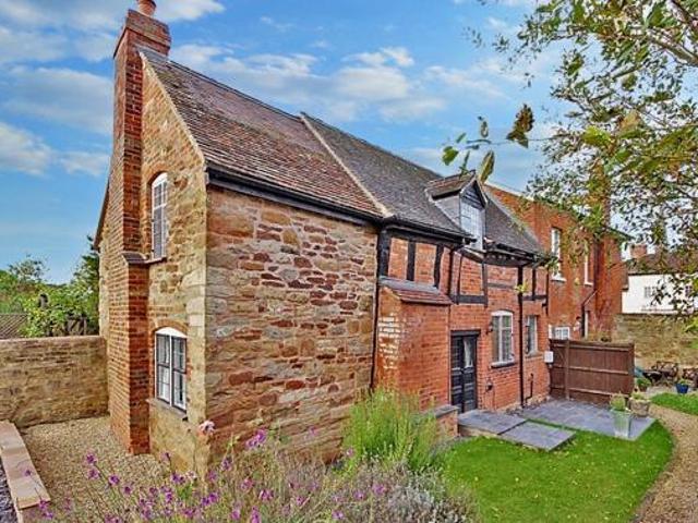 Club Cottage, Market Square, 2 Bedroom Cottage