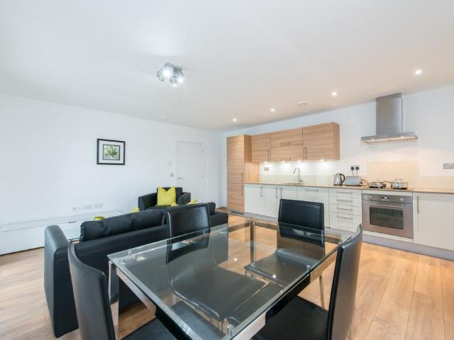Clubhouse Apartments, 34 Stainsby. 1 bed flat to rent £1,950 pcm £450 pw