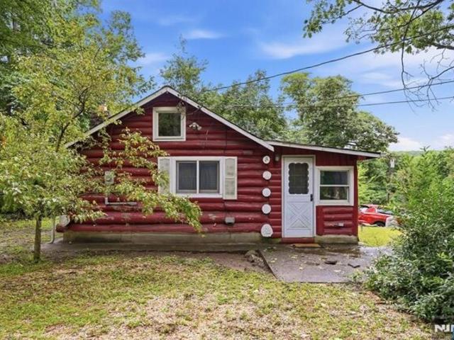 Clubhouse Ave, West Milford, Home For Sale