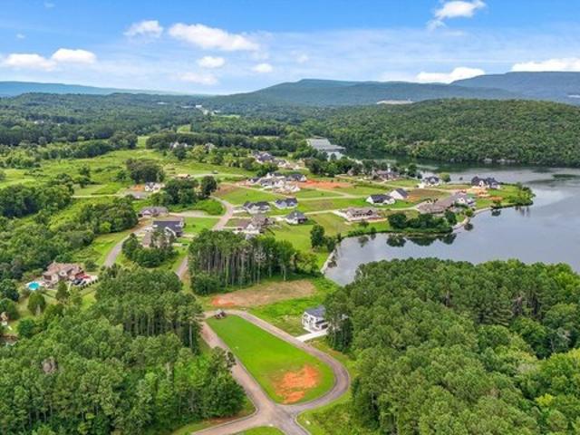 Clubhouse Dr Unit 190, Jasper, TN 37347