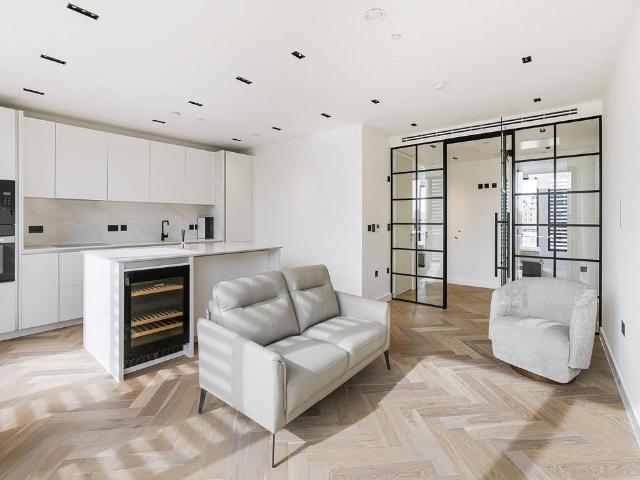 Cluny Mews, Earl's Court, SW5 2 bed apartment to rent £4,797 pcm £1,107 pw