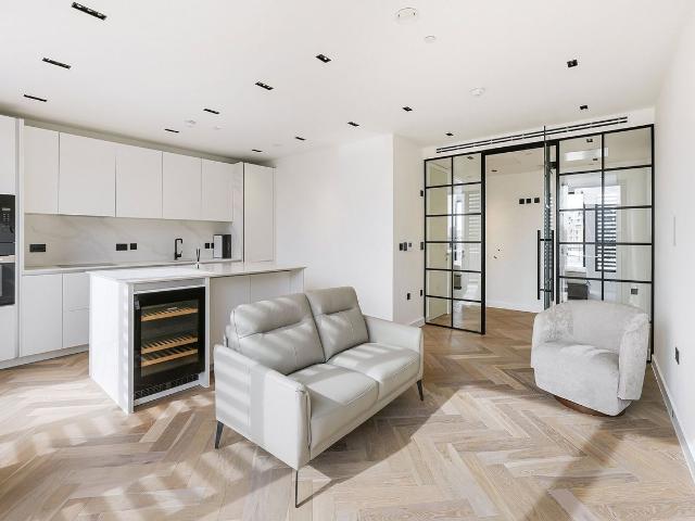 Cluny Mews, Earl's Court SW5, 2 bed flat to rent, £4,800 pcm | PrimeLocation