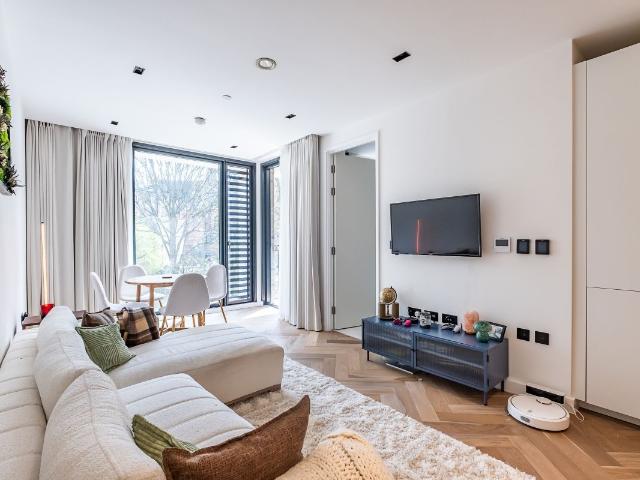 Cluny Mews, London SW5, 1 bed flat to rent, £3,700 pcm | PrimeLocation