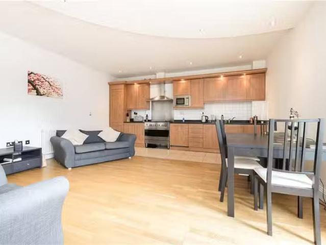 Cluny Place, London, SE1 4QS
