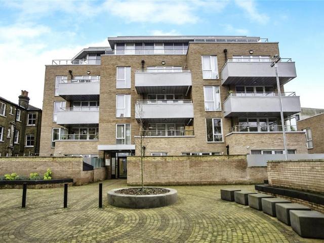 Clyde Terrace, London SE23 1 bed flat to rent £1,800 pcm £415 pw