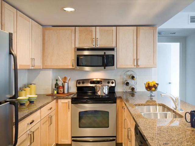 Clyde Manor 1 Bedroom Apartment for Rent at 350 E Armour Blvd, Kansas City, MO 64111 Broadway Gillham
