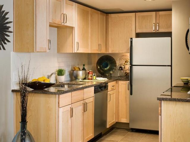 Clyde Manor 2 Bedroom Apartment for Rent at 350 E Armour Blvd, Kansas City, MO 64111 Broadway Gillham