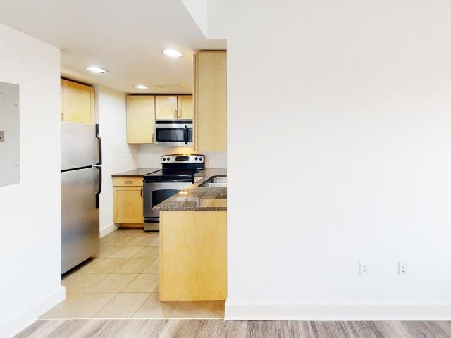 Clyde Manor 2 Bedroom Apartment for Rent at 350 E Armour Blvd, Kansas City, MO 64111 Broadway Gillham
