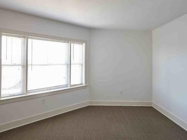 Clyde Manor 2 Bedroom Apartment for Rent at 350 E Armour Blvd, Kansas City, MO 64111 Broadway Gillham