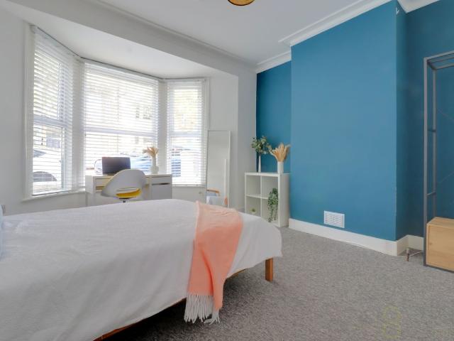 Clyde Road, Brighton BN1, 6 bed terraced house to rent, £3,900 pcm | PrimeLocation