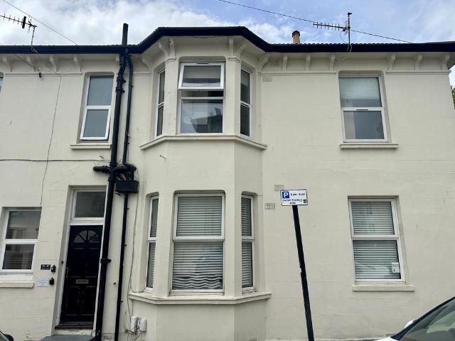 Clyde Road, Brighton BN1 Studio to rent £1,000 pcm £231 pw