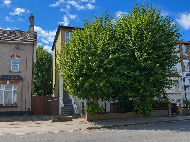 Clyde Road, Croydon, Surrey CR0, 1 bed flat to rent, £1,250 pcm | PrimeLocation