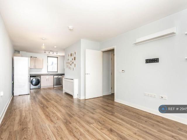 Clyde Road, London, N15 2 bed flat to rent £2,200 pcm £508 pw