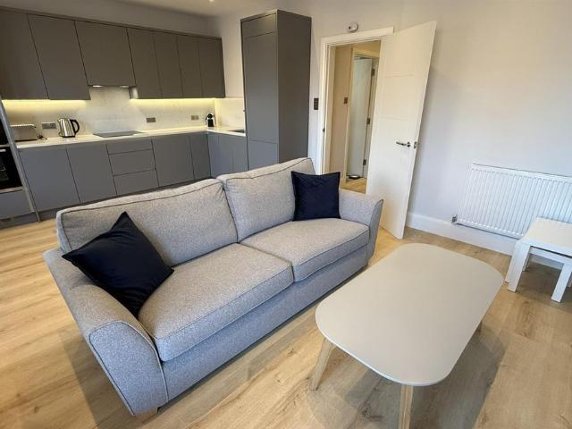 Clyde Road, West Didsbury. M20, 2 bed flat to rent, £1,750 pcm | PrimeLocation
