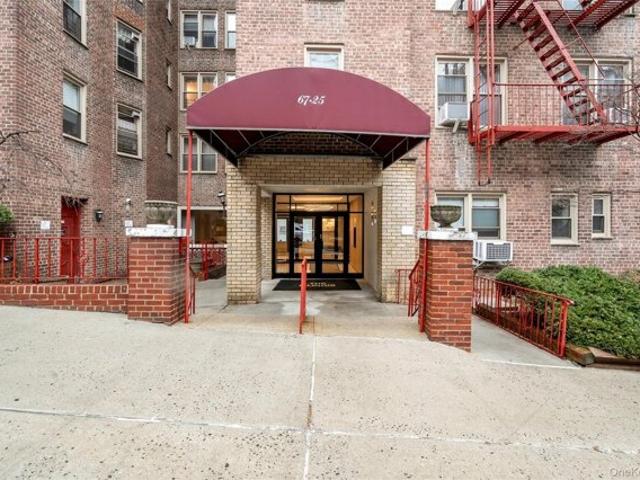Clyde St Unit M, Forest Hills, Property For Sale