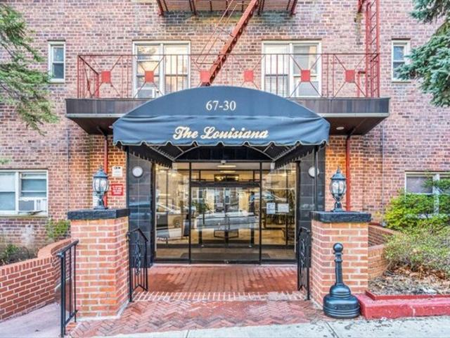 Clyde St Unit S, Forest Hills, Property For Sale