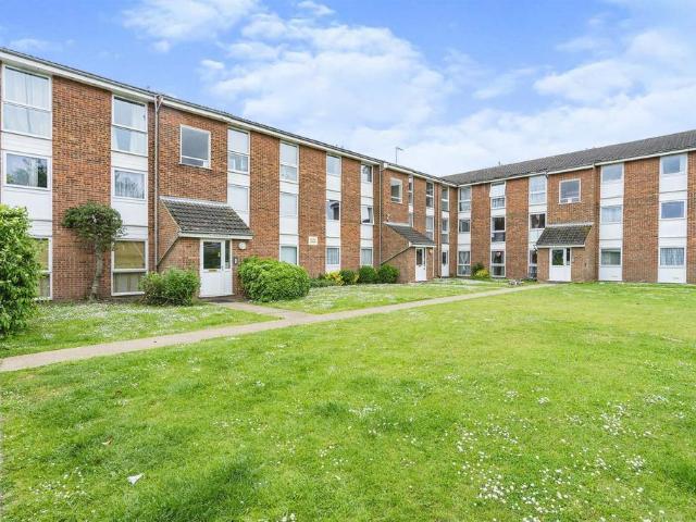 Clyfton Close, BROXBOURNE 2 bed apartment to rent £1,425 pcm £329 pw
