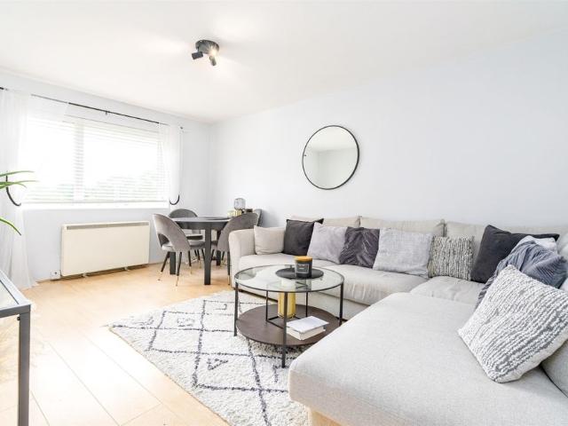 Clyfton Close, Broxbourne