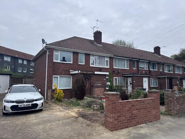 Clymping Dene, Feltham TW14, 2 bed maisonette to rent, £1,450 pcm | PrimeLocation