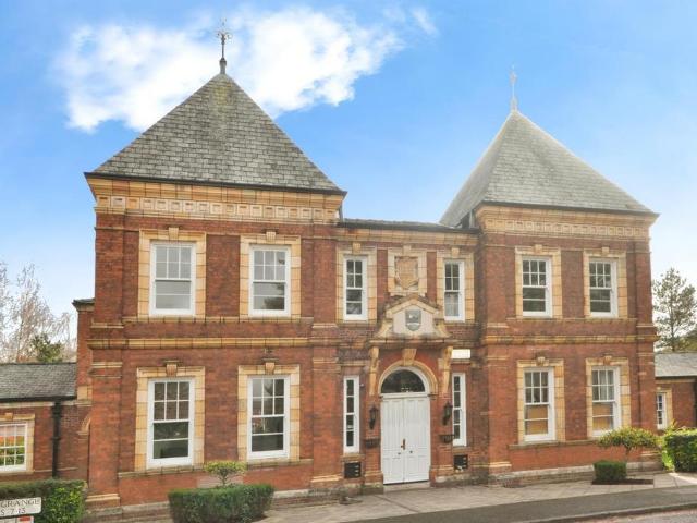 Clyst Heath, Exeter 3 bed maisonette to rent £1,600 pcm £369 pw