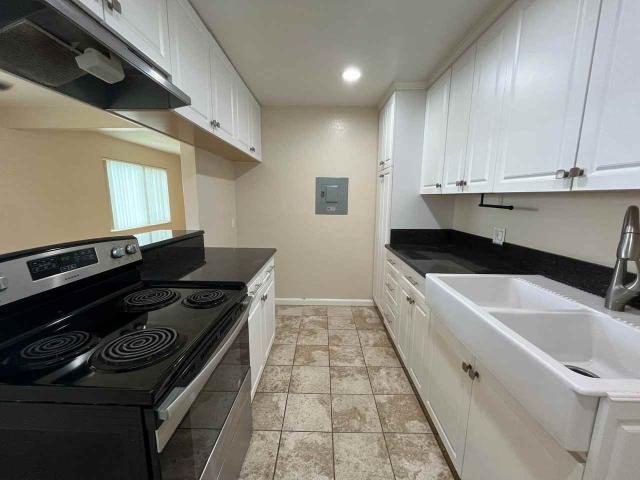 cmr3004 2 Bedroom Apartment for Rent at 3004 Royal Palm Dr, Costa Mesa, CA 92626 Mesa Verde
