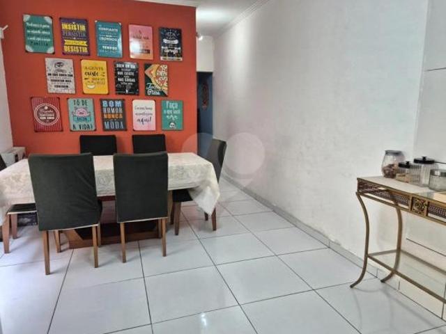 Csa para venda de 172 metros quadrados na Vila Gustavo