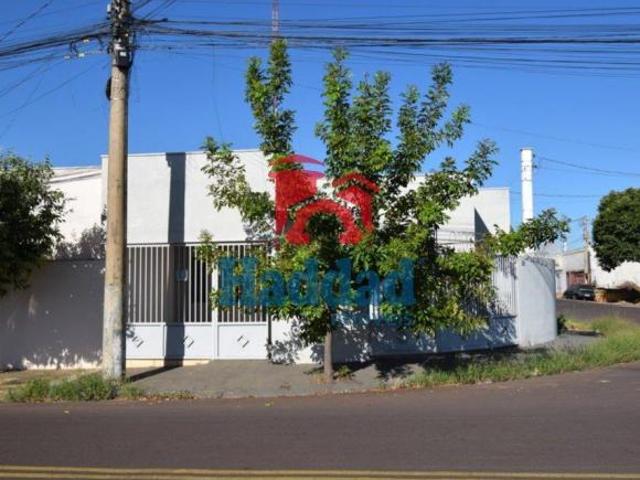 CSASA EM RUA PRINCIPAL ESQUINA NO BAIRRORESIDENCIAL ATENAS EM BIRIGUI