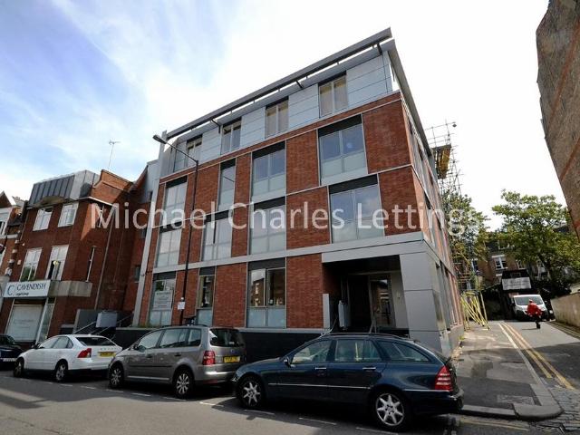 Crouch End, London N8 2 bed flat to rent £2,450 pcm £565 pw
