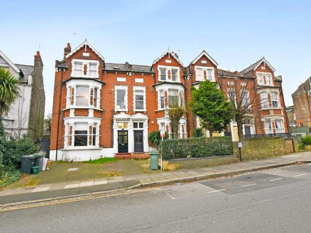 Crouch End, London N8, Crouch End, 3 bed flat to rent, £2,250 pcm | PrimeLocation