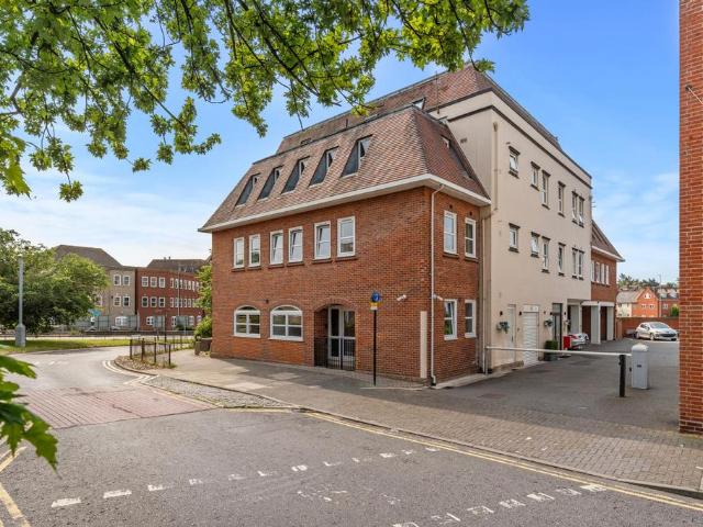 Crouch Street, Colchester 1 bed apartment to rent £1,000 pcm £231 pw