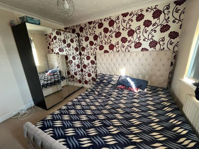 Crow Lane, Romford RM7, Room to rent, £800 pcm | PrimeLocation