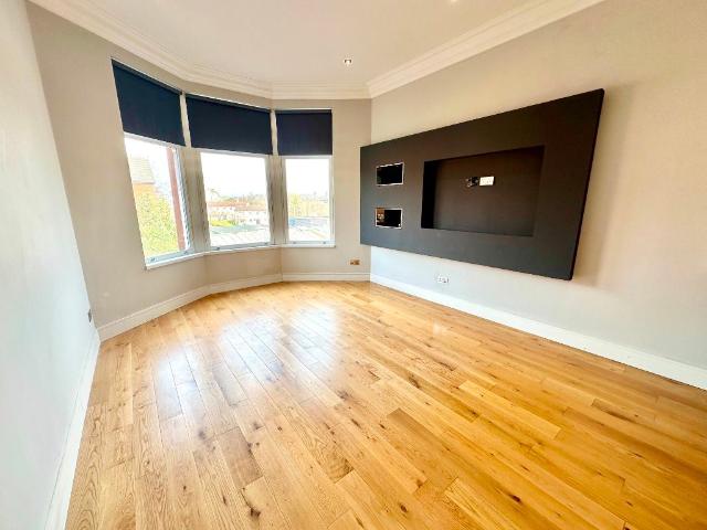 Crow Road, Broomhill, Glasgow G11, 2 bed flat to rent, £1,290 pcm | PrimeLocation