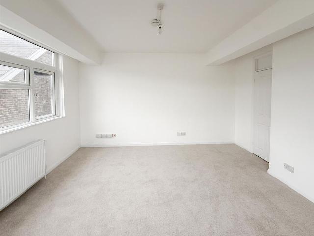 Crowborough Hill, Crowborough, TN6 2EG