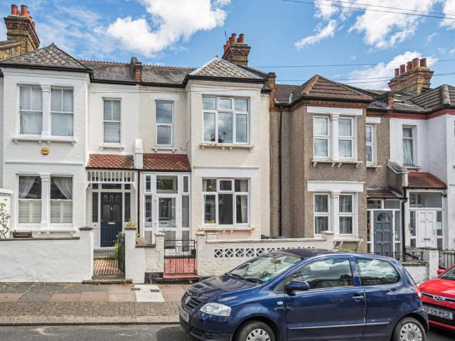 Crowborough Road, London, SW17 3 bed terraced house to rent £2,800 pcm £646 pw