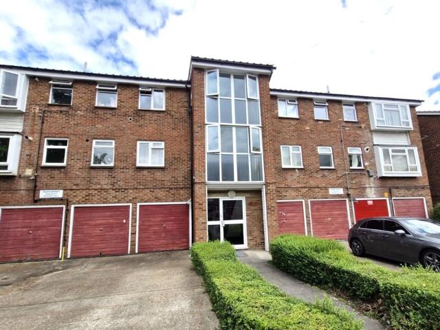 Crowden Way, North Thamesmead, London SE28, 1 bed flat to rent, £1,250 pcm | PrimeLocation