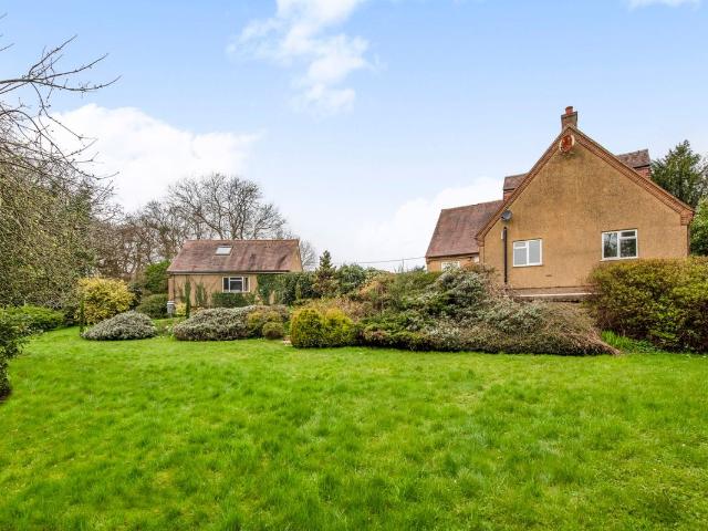 Crowell Hill, Chinnor, Oxfordshire OX39, 4 bed detached house to rent, £3,950 pcm | PrimeLocation