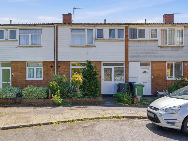 Crowmarsh Gardens, London SE23 3 bed terraced house to rent £2,400 pcm £554 pw