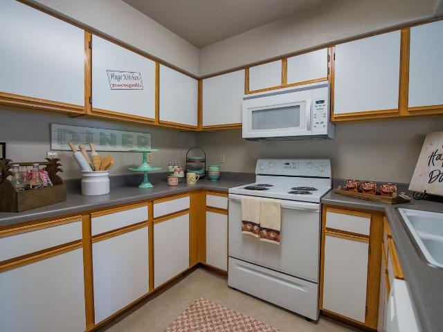 Crown Chase 1 Bedroom Apartment for Rent at 1010 N Ridge Rd, Wichita, KS 67212