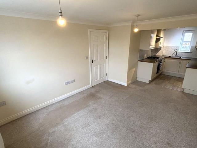 Crown Gardens, Oxford Street TA8, 2 bed flat to rent, £895 pcm | PrimeLocation