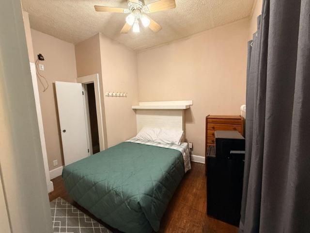 Crown Hill Neighborhood Furnished Private Room wit