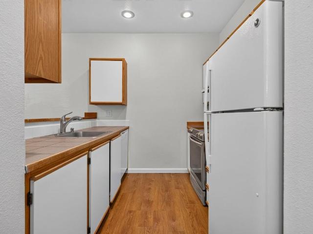 Crown Hill Court 2 Bedroom Apartment for Rent at 9514 8th Ave Nw, Seattle, WA 98117 Greenwood
