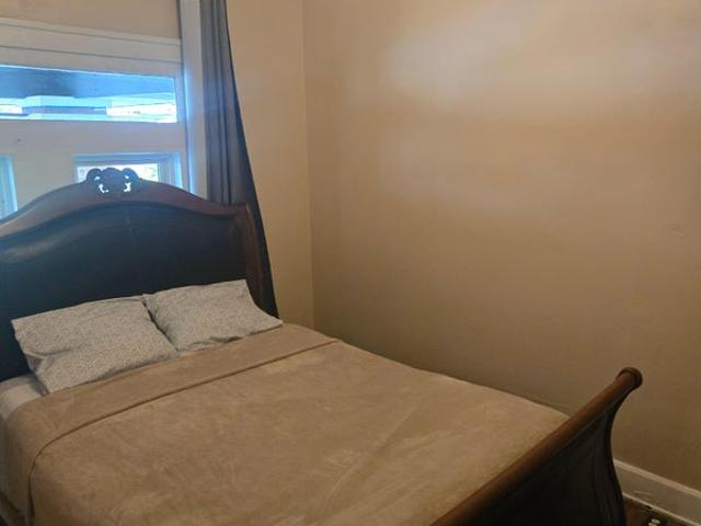 Crown Hill Home, a 2 minute walk to transit stop M