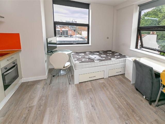 Crown House, 37 41 Prince Street, City Centre, Bristol BS1, Studio to rent, £1,000 pcm | PrimeLocation
