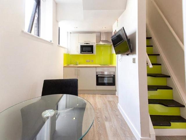 Crown House, City Centre BS1 1 bed maisonette to rent £1,000 pcm £231 pw