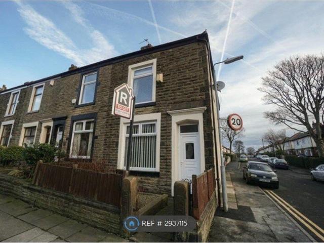 Crown Lane, Horwich, Bolton BL6, 2 bed terraced house to rent, £850 pcm | PrimeLocation