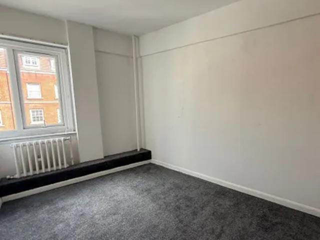 Crown Lane, London, N14 5EX, United Kingdom | Room for rent #166815479 | Rentberry